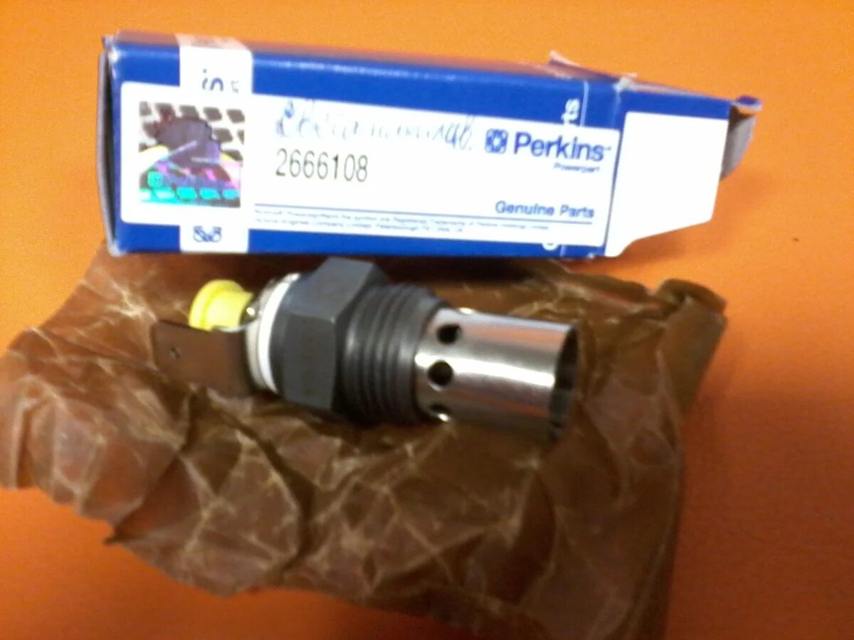 Perkins 12v glow plug genuine 2666108 spade terminal type | RD Diesels