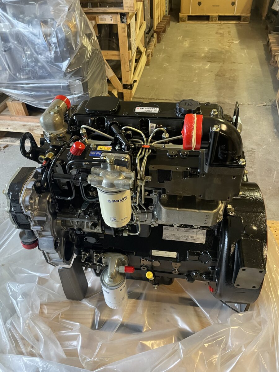 PERKINS 1104D-44 INDUSTRIAL SPEC NEW ENGINE 6 BOLT PTO NK83394 | RD Diesels