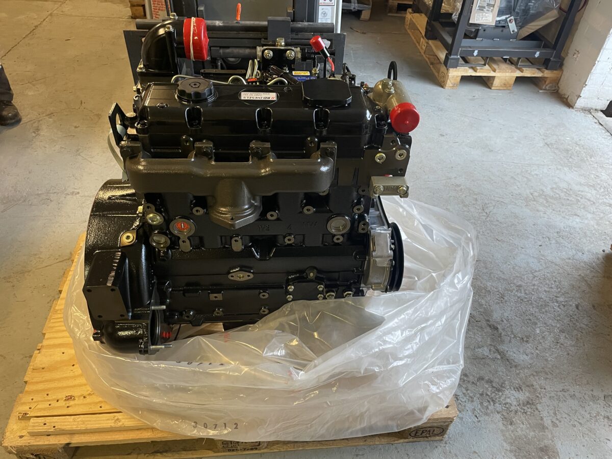 PERKINS 1104D-44 INDUSTRIAL SPEC NEW ENGINE 6 BOLT PTO NK83394 | RD Diesels